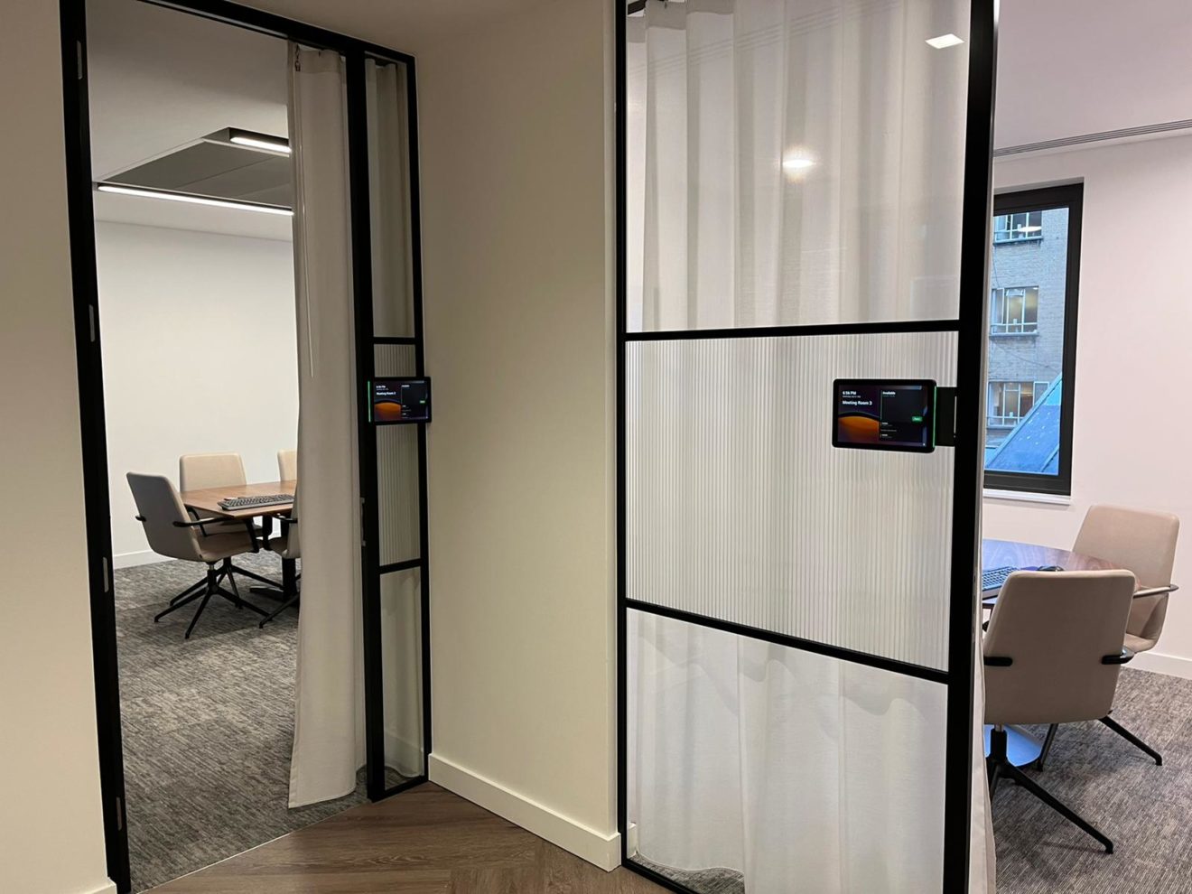 Room booking system - Meeting room solutions | Runtech